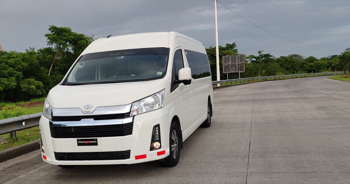 Bus Hiace | Luxy VIP Transport